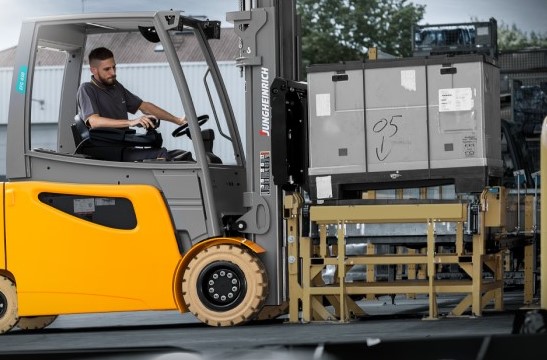 Bedienung von Flurförderzeugen I Jungheinrich PROFISHOP